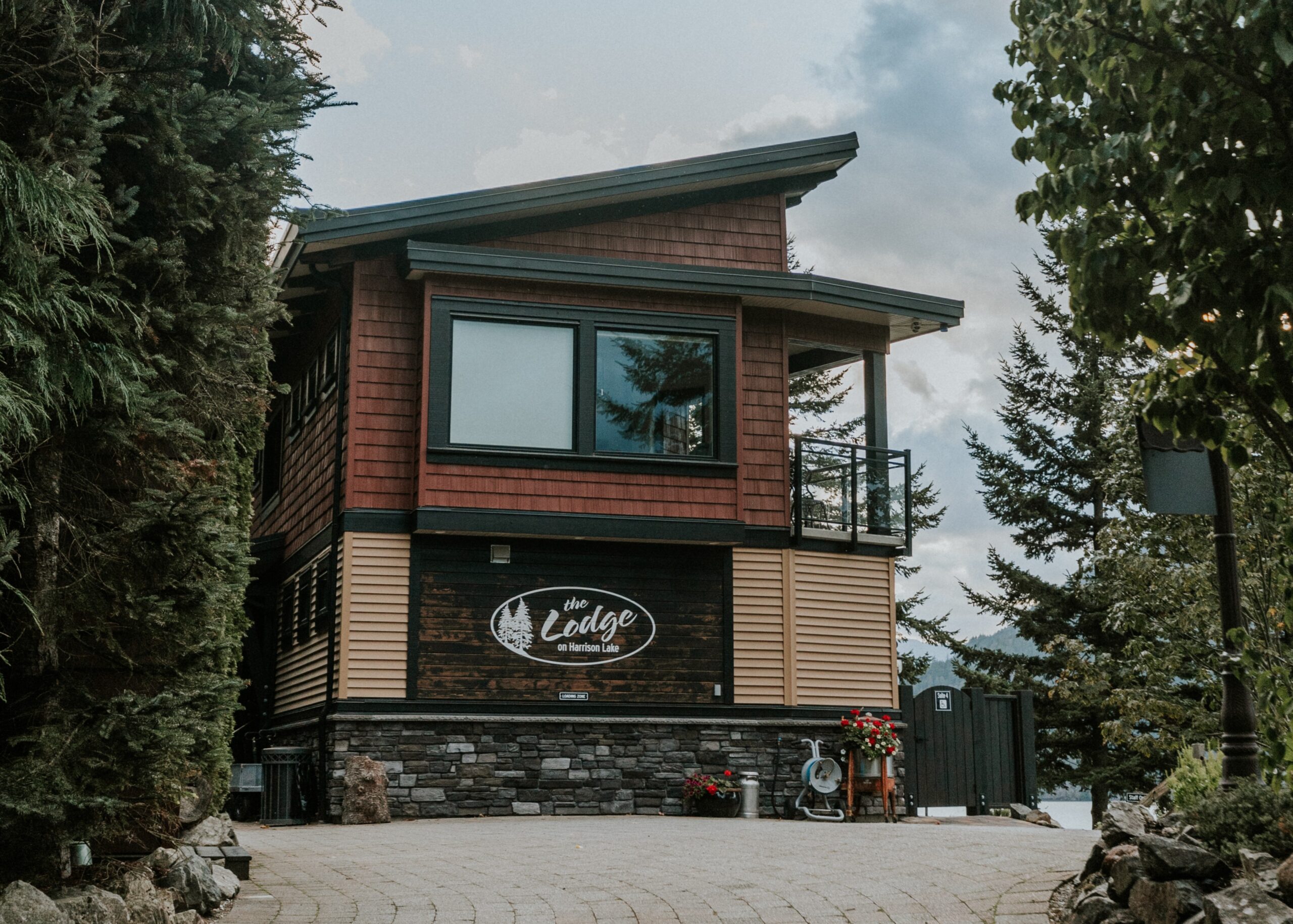 The Lodge on Harrison Lake | Harrison River Valley